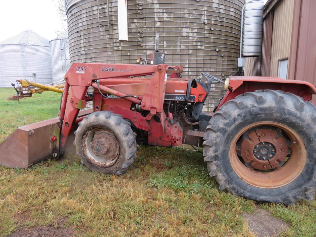 Case IH 685 diesel tractor, over 25k hours, over 8k hours on engine ...