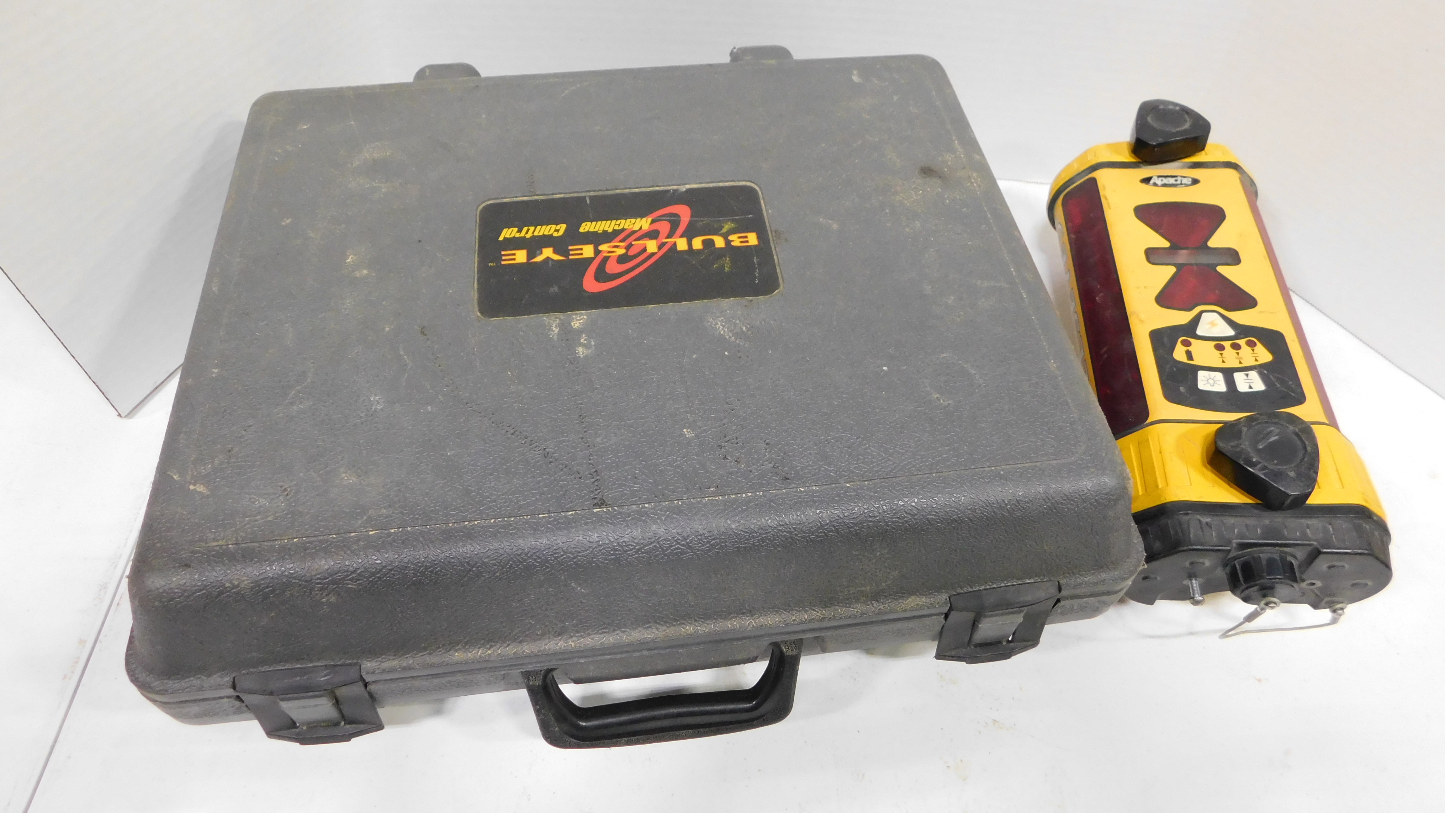 Apache Bullseye 3+ Laser Receiver with Mounting Pipe