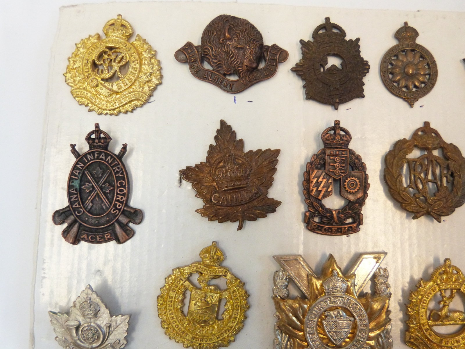 A collection of Canadian military badges including some rarities, 171st ...
