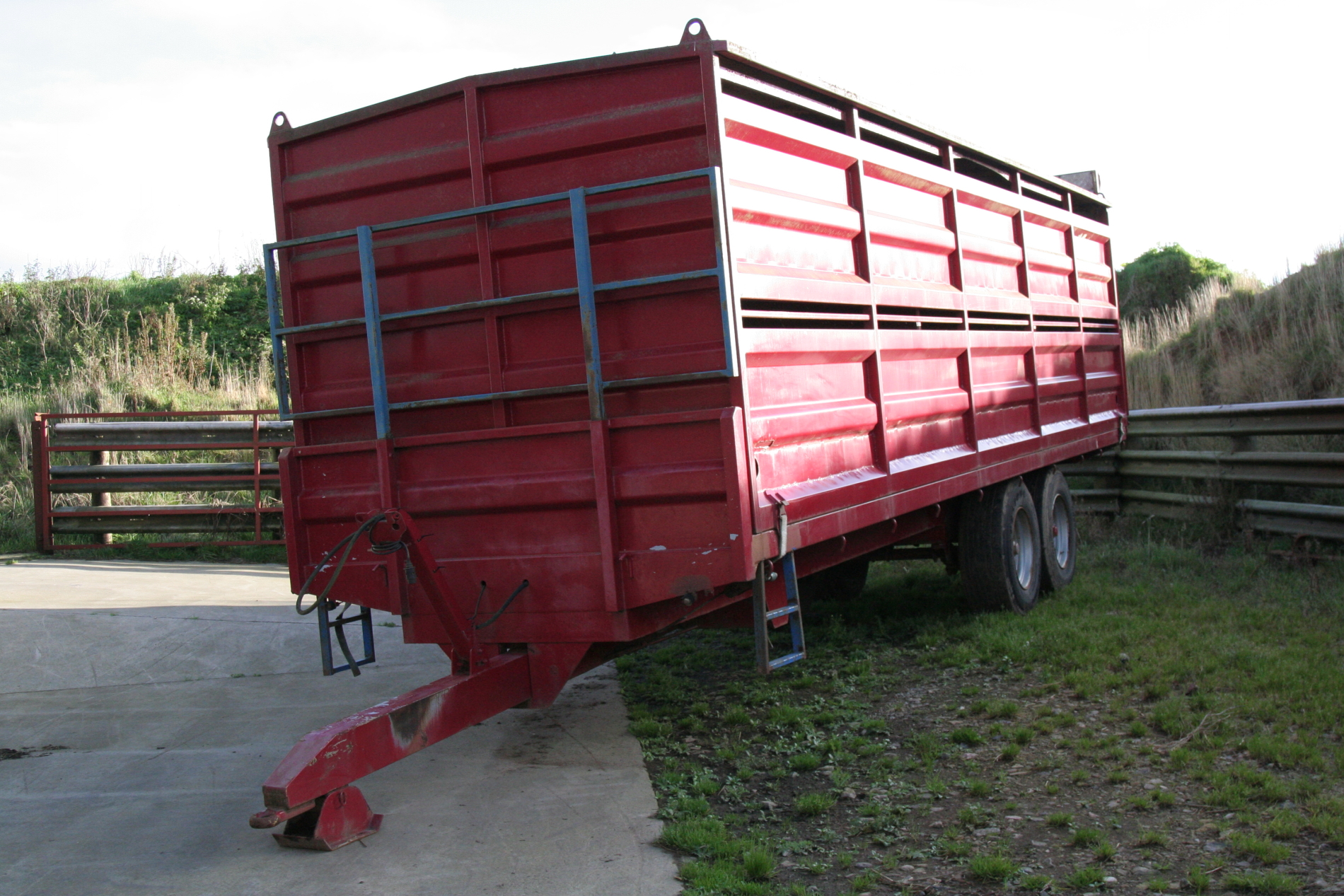 Sale Item: MARSHALL CATTLE FLOAT 28' Vat Status: Plus Vat @ 20 % Online ...