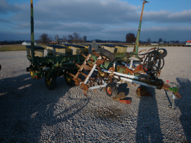 John Deere 7000 planter 6 row corn units and Kinze bean meters has ...