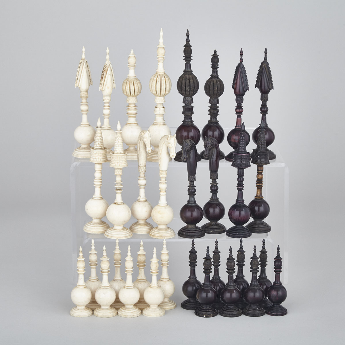 LARGE INDIAN TURNED AND CARVED IVORY CHESS SET, 19TH CENTURY one side ...