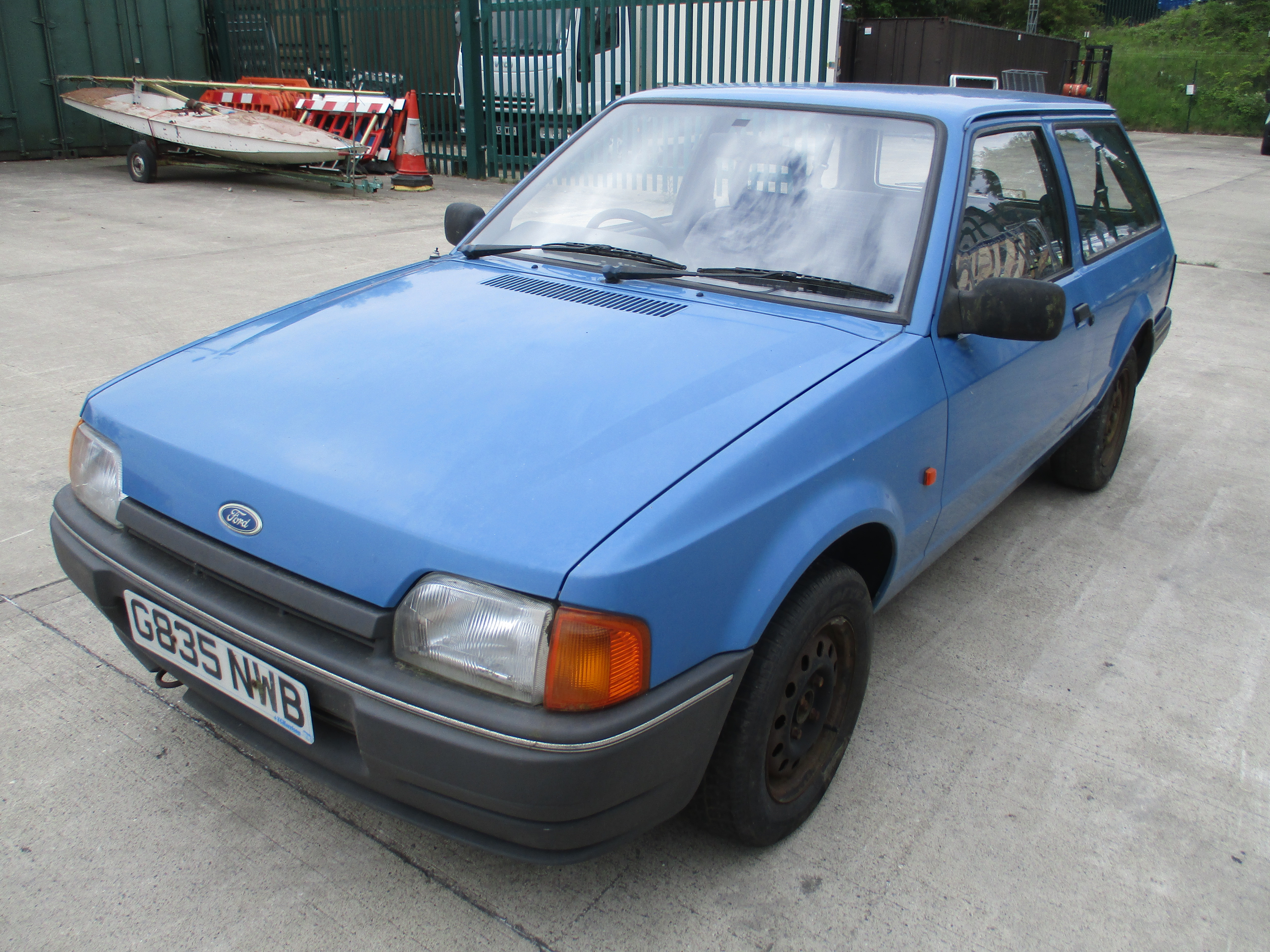 COLLECTORS CAR - FORD ESCORT POPULAR 1.3 ESTATE - petrol - blue Reg No ...