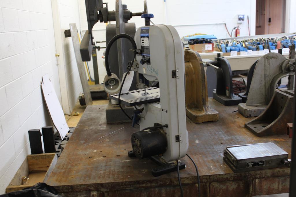 Delta BS 100 bench top band saw Location 1: Concord, NC. Lots 1-299 at ...