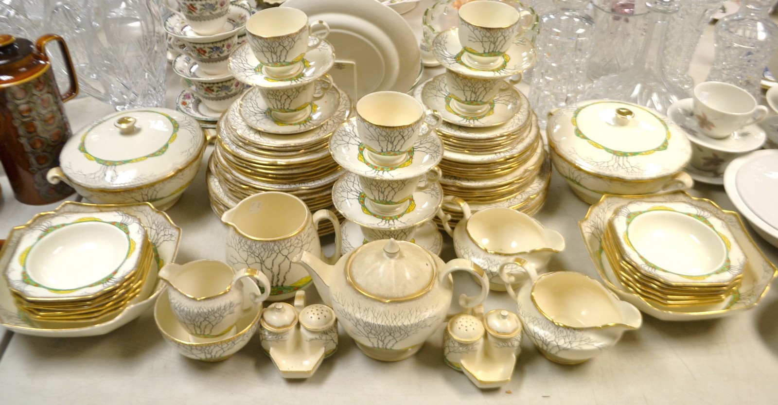 An Art Deco Crown Devon Fieldings Glenwood pattern comprehensive dinner ...