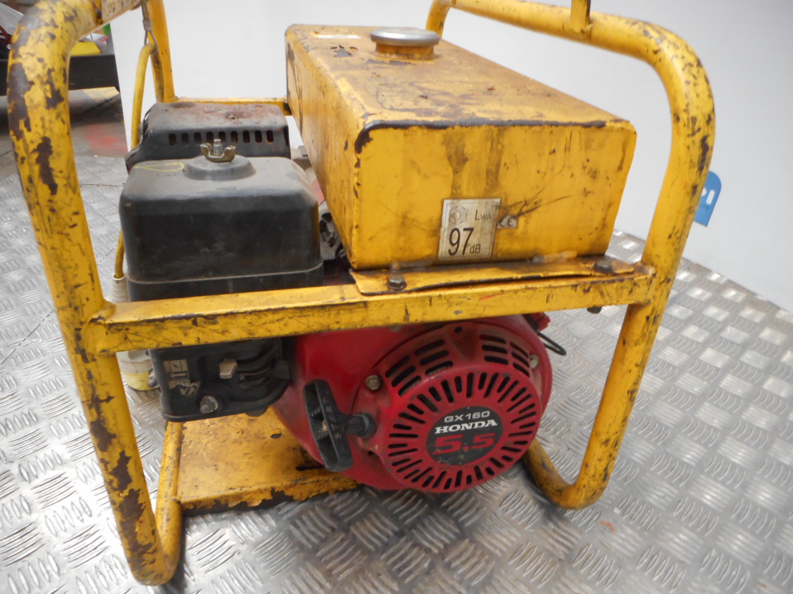 HARRINGTON {000933} 3KVA- PETROL GENERATOR Petrol powered by honda ...