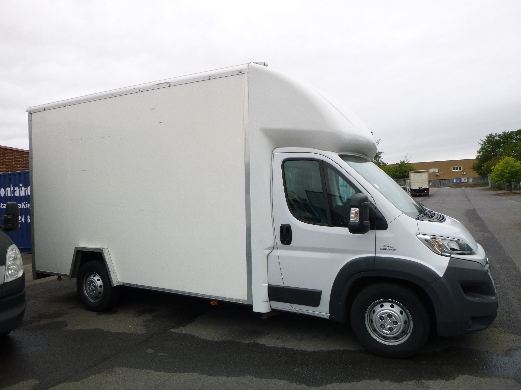 * A Fiat Ducato 35 Maxi XLB Multijet LGV Box Van, Low Loader with very ...