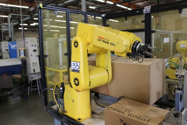 Fanuc LR Mate 200i Robot, Fanuc System R-J3 Mate, S/N E01901134