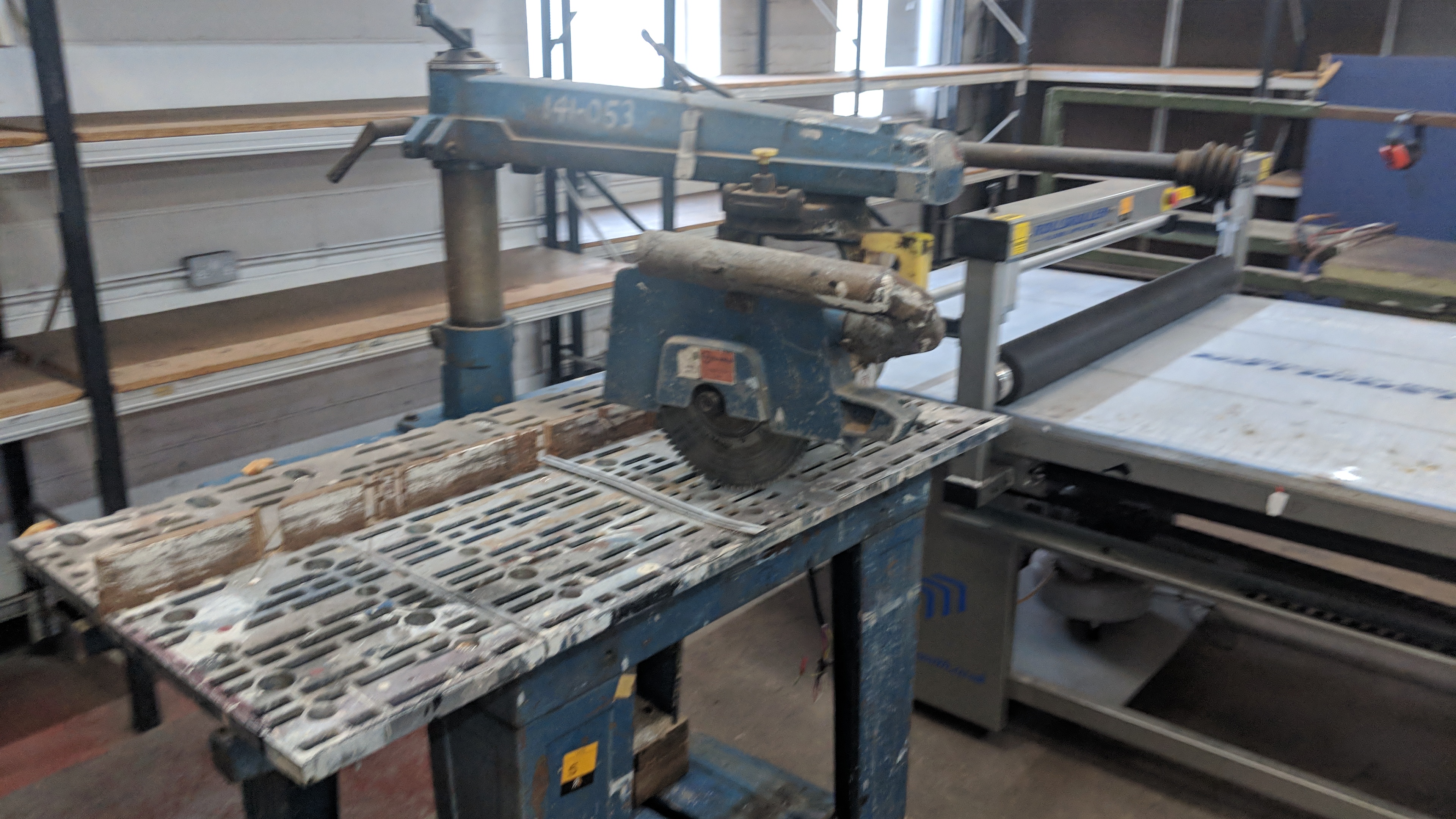 De Walt overhead cross cut saw IMPORTANT: Please remember goods ...
