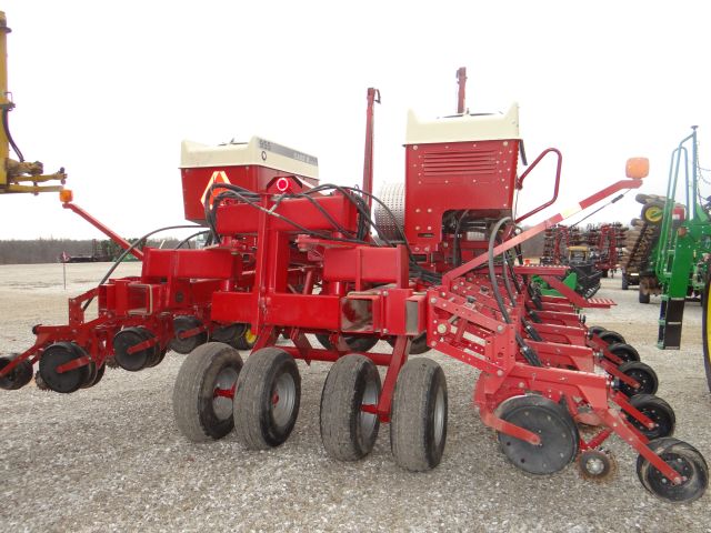 Case IH 955 Planter, 1998 12 Row, Front Fold , Corn & Bean Drums in ...