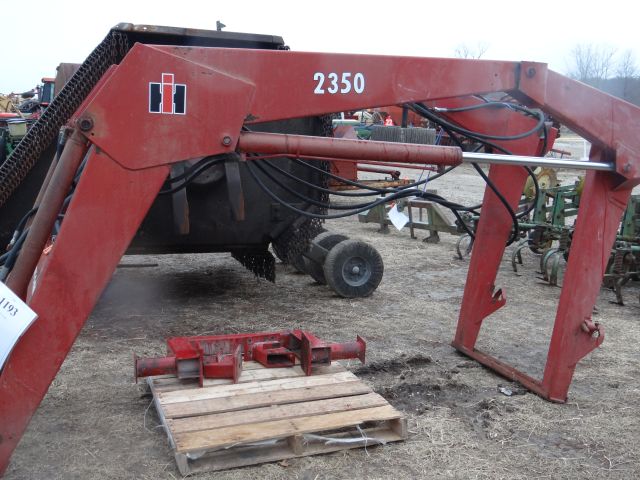 IH 2350 Loader w/ Bale Spike, Has Mounting Brackets