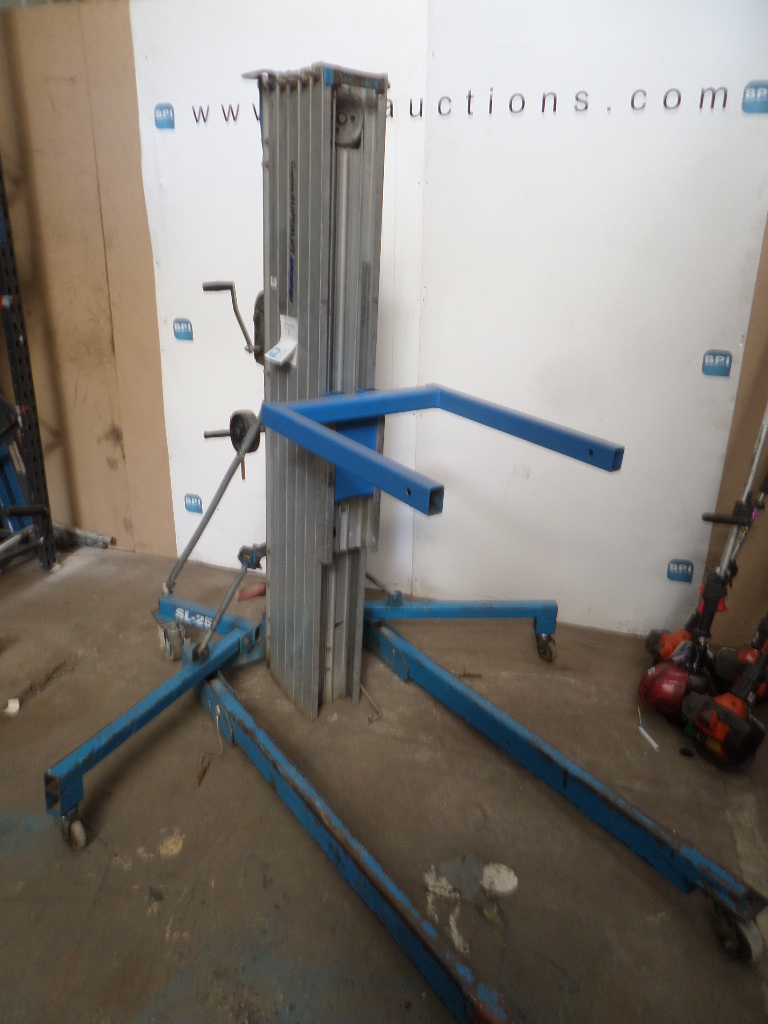 GENIE SUPERLIFT SL-25 {008193} 295KG LIFTER STACKER 7.6M SL25 Max load ...