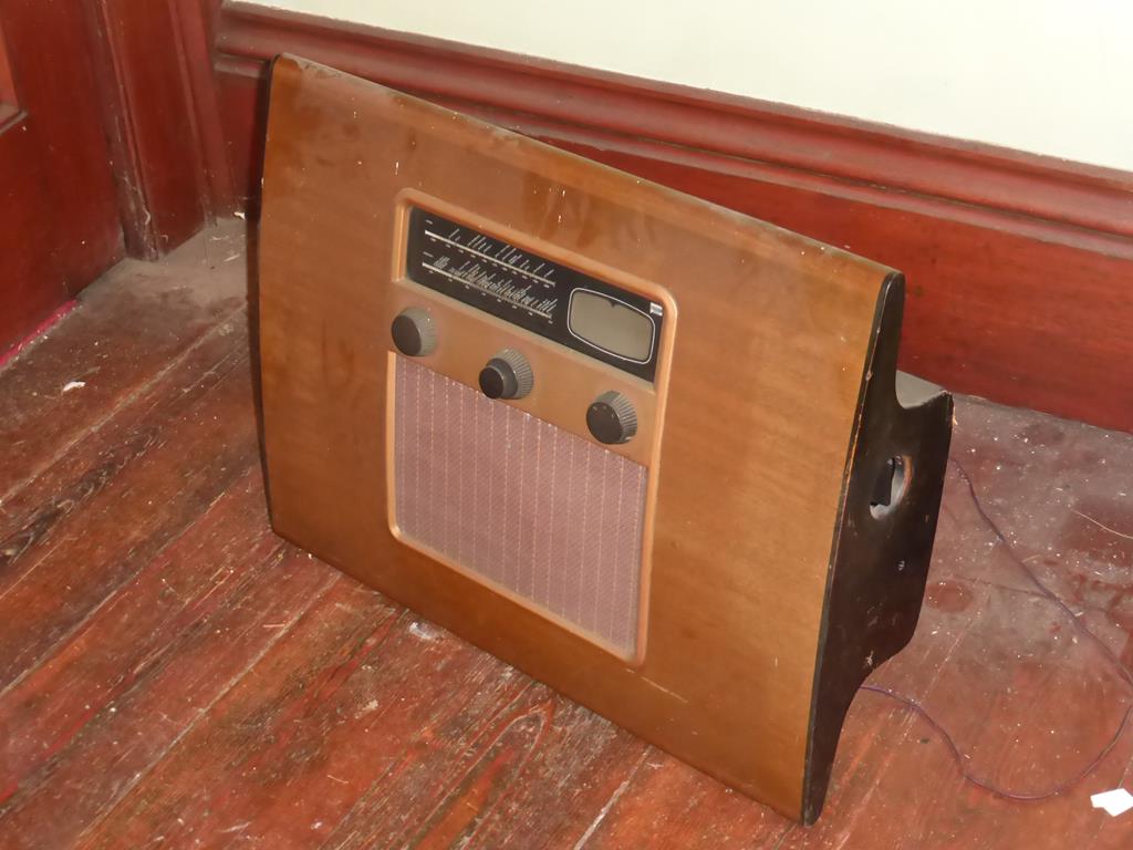 MURPHY A104 VINTAGE RADIO