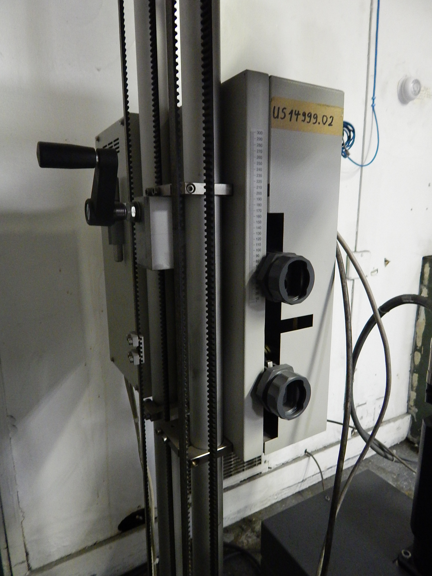 Zwick Roell Model Z100 Tensile Tester, s/n 182120, with Compaq PC and ...