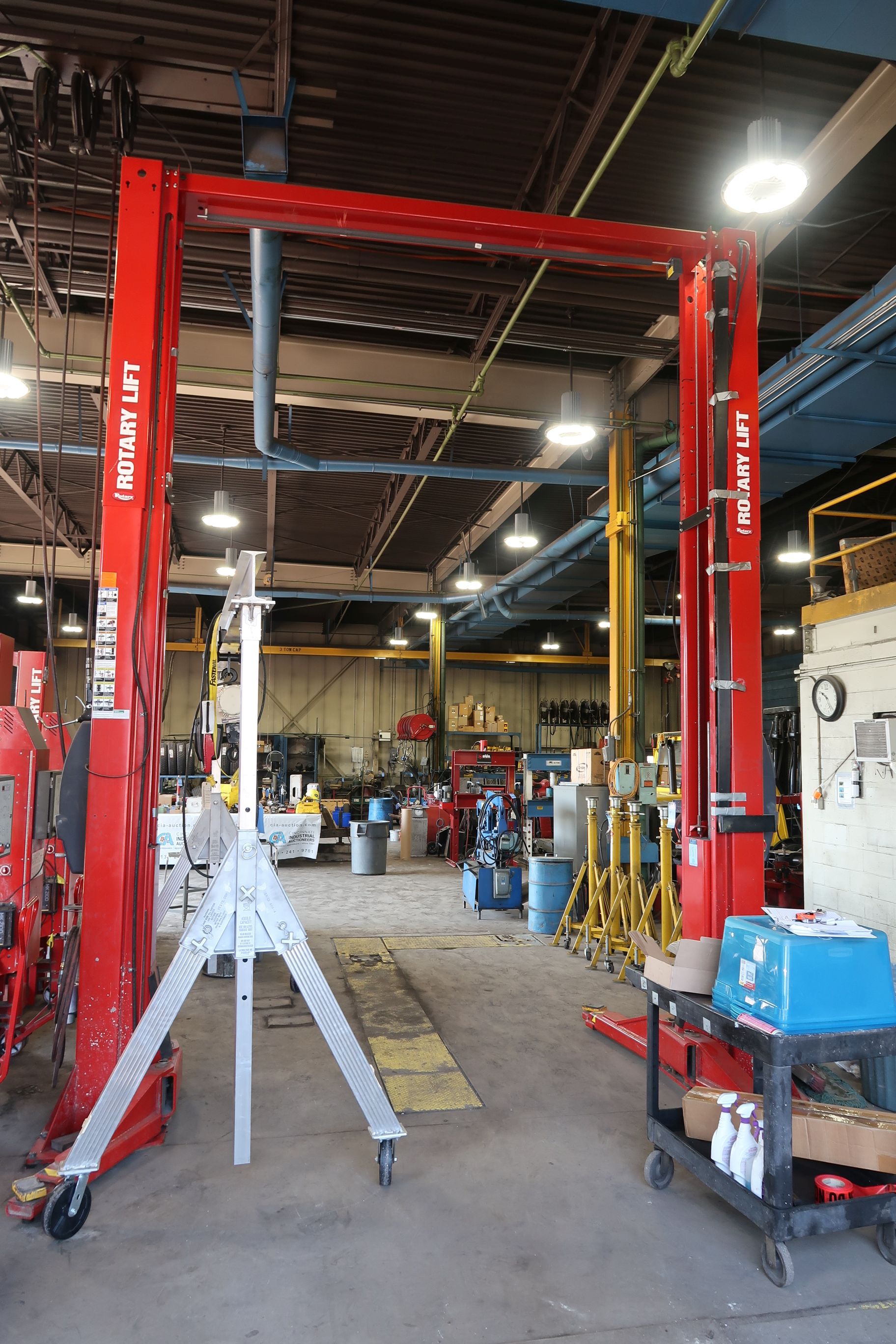 15,000 LB. ROTARY LIFT MODEL S151N610 STATIONARY VERTICAL TYPE FRAME ...