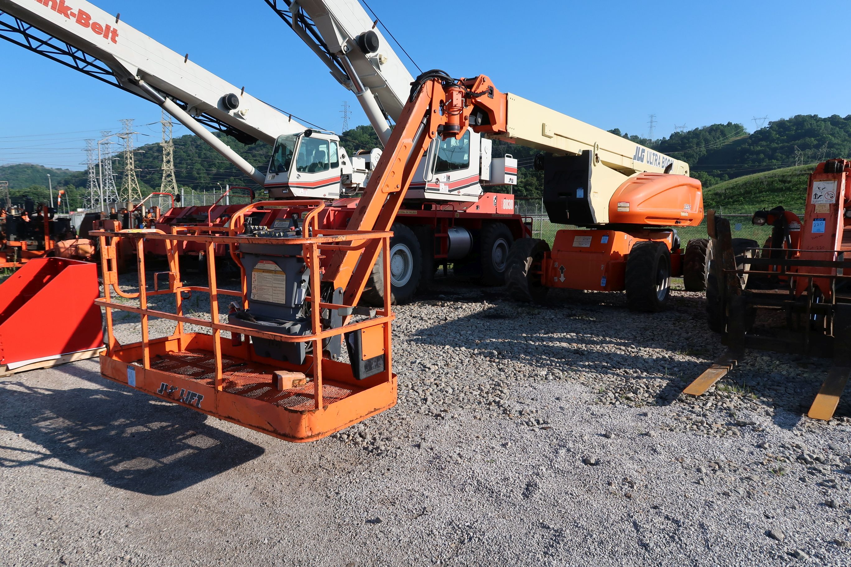 125' JLG MODEL 1250A BOOM MANLIFT; S/N 0300096027, 63" HORIZONTAL REACH ...