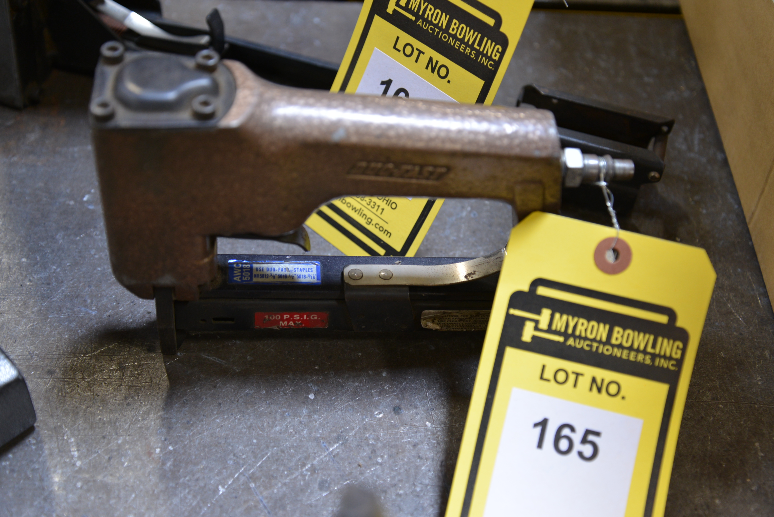 { Group of lots: 162, 163, 164, 165 } } DUO-FAST AWC5018 PNEUMATIC STAPLER