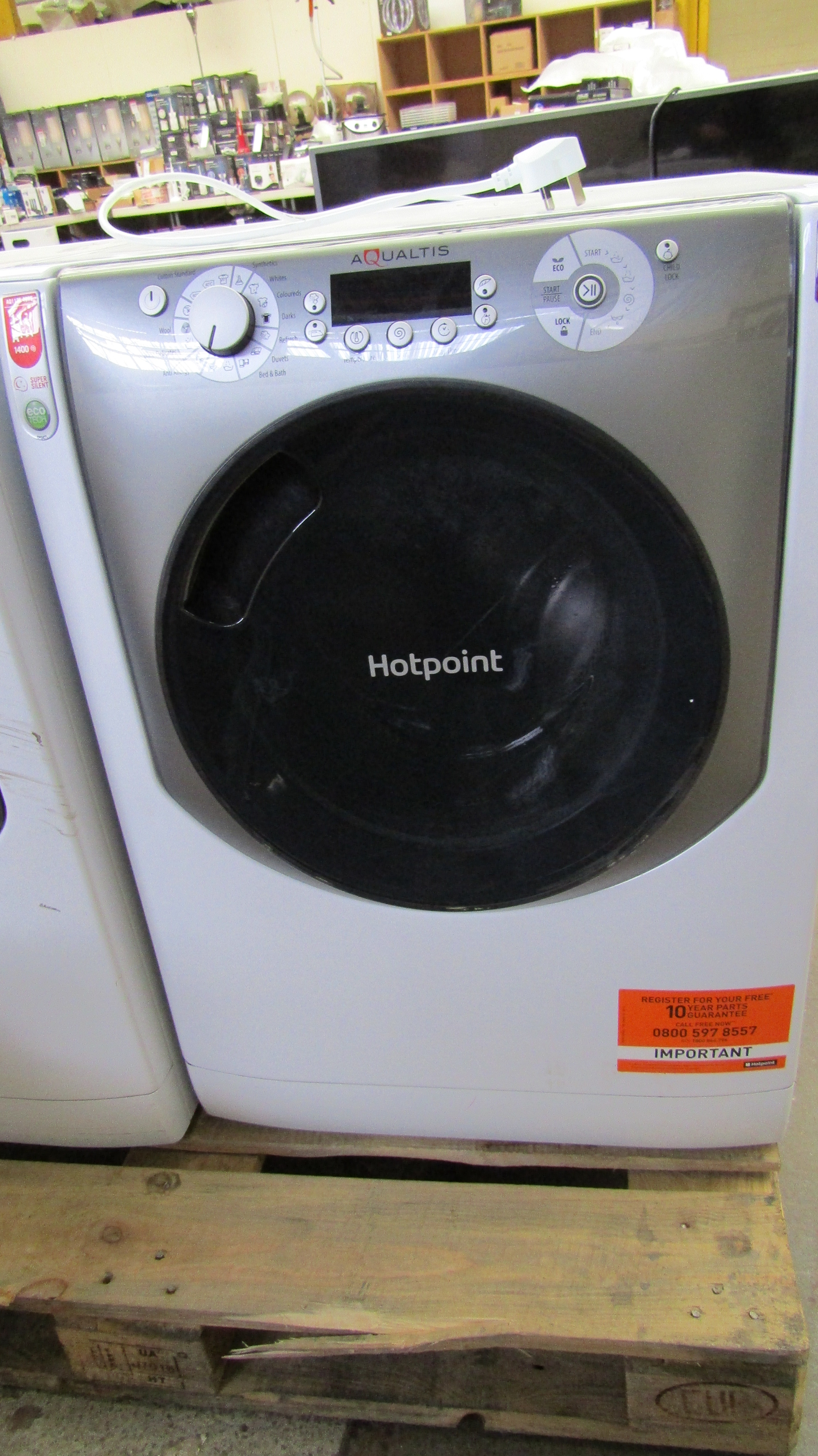 Hotpoint Aqualtis AQ113F497E washing machine, Powers on and Spins, RRP £549