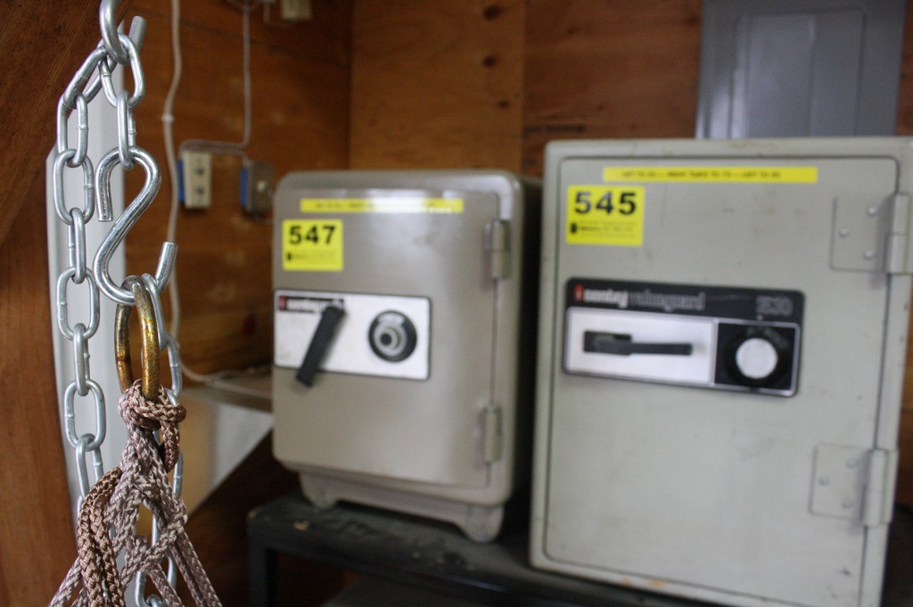 SENTRY VALUEGUARD MODEL 1380 COMBINATION