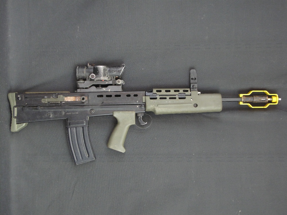 BRITISH ISSUE SA80 5.56MM SERVICE RIFLE marked Cadet GPL98A1 with ...
