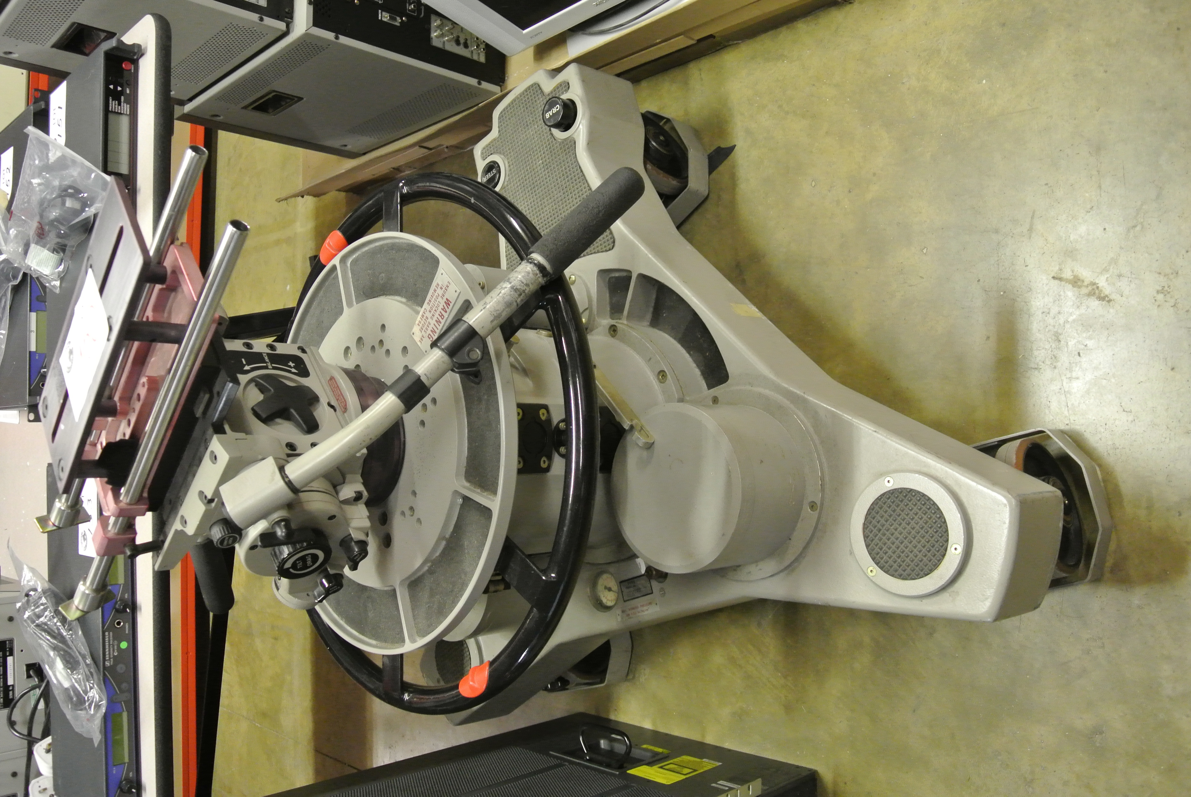 VINTEN HAWK Pedestal Studio Broadcast Tripod System With Vinten Vision ...