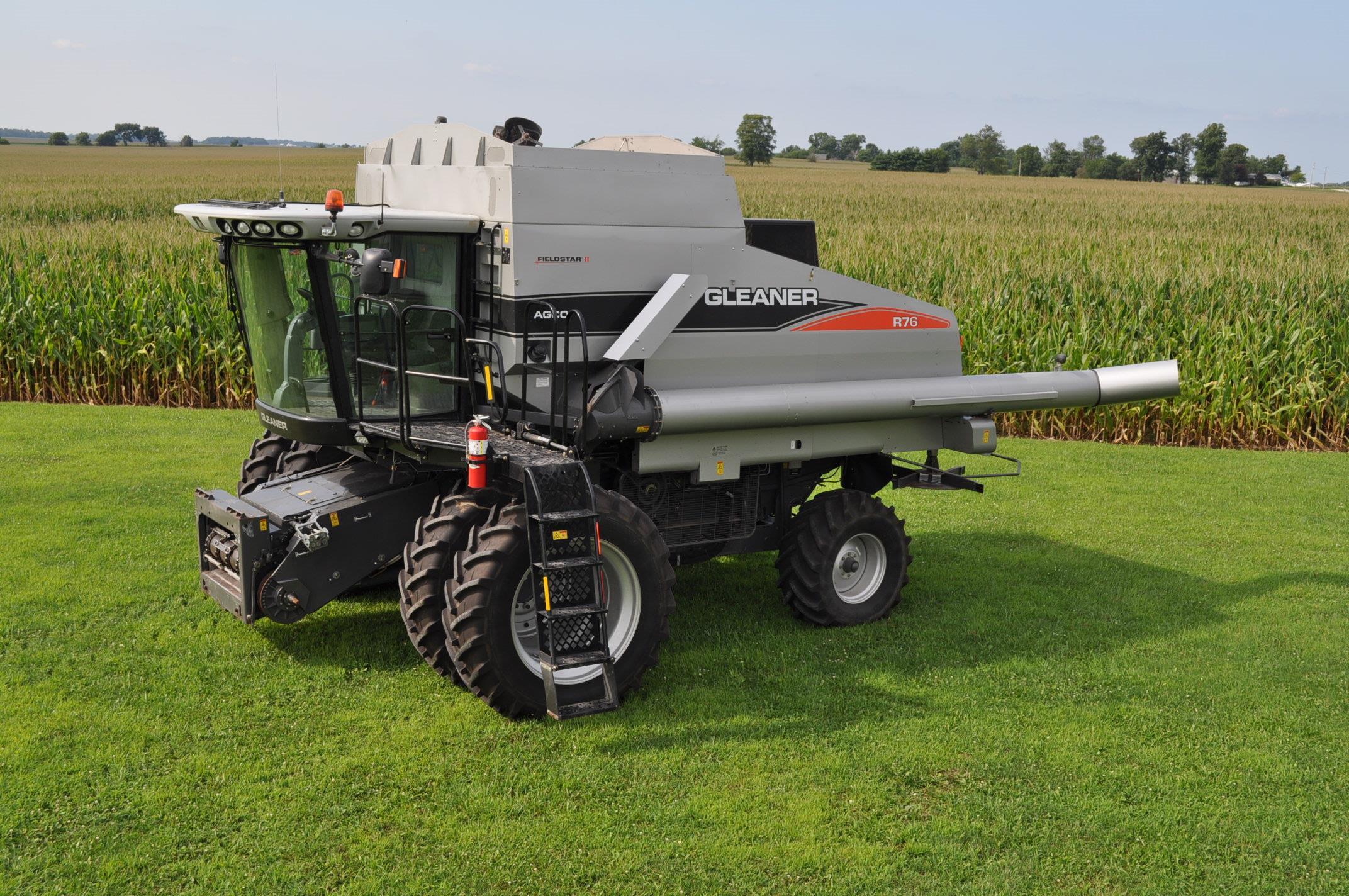Gleaner R76 combine, 480/80R42 straddle duals, 540/65R24 rear, 1433 ...