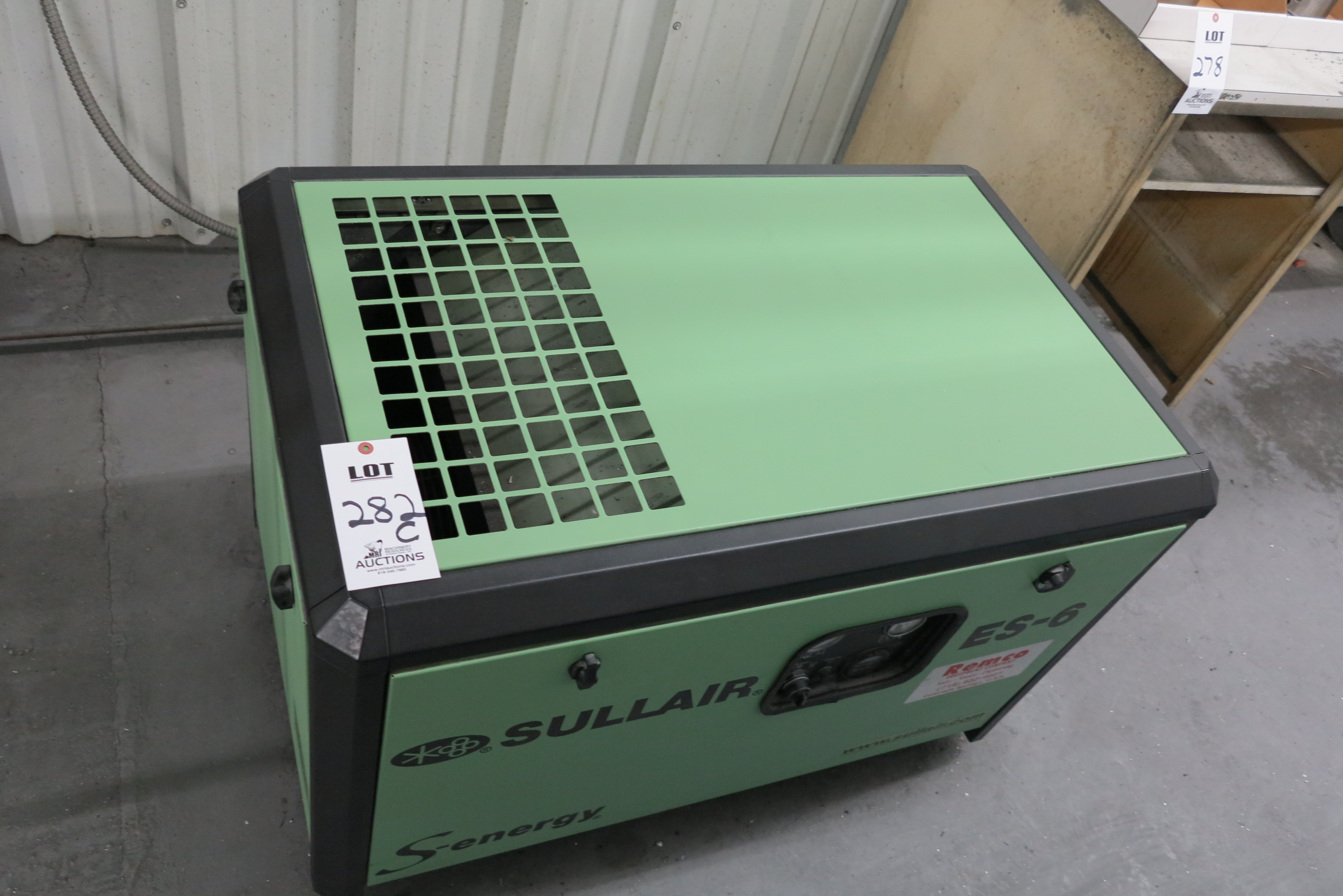 SULLAIR ES6 10H ROTARY SCREW COMPRESSOR: 38 ACFM, 125 PSIG, 10 HP, MOUNTED TO 120 GAL. TANK