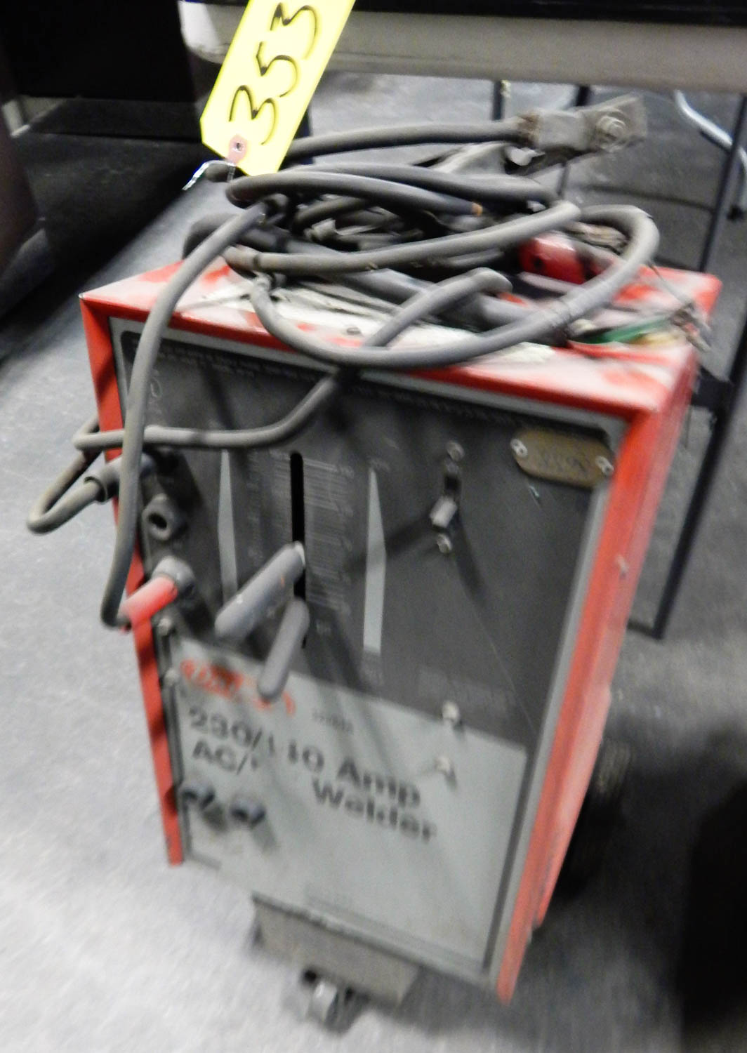 DAYTON 230 / 140-AMP WELDER