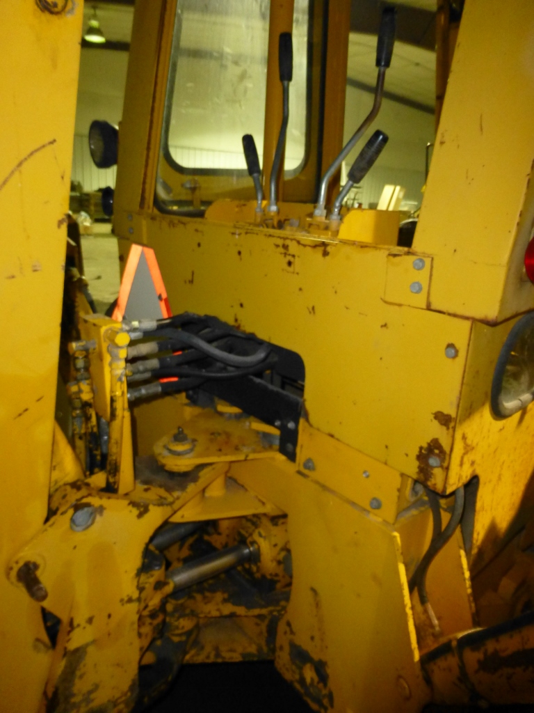 John Deere 300B loader and backhoe, 3 cylinder diesel, 8 gear manual ...