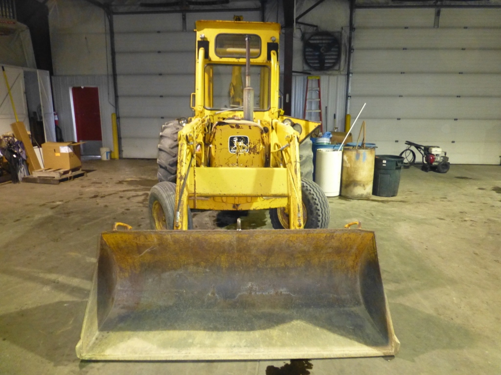 John Deere 300B loader and backhoe, 3 cylinder diesel, 8 gear manual ...