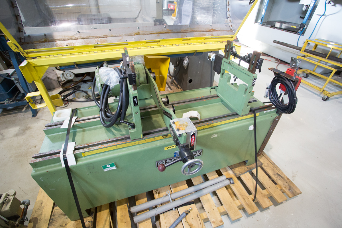 SCHENCK BALANCING MACHINE MOD. HL2B, 600 VOLTS, S/N: AHD1170 (1988)