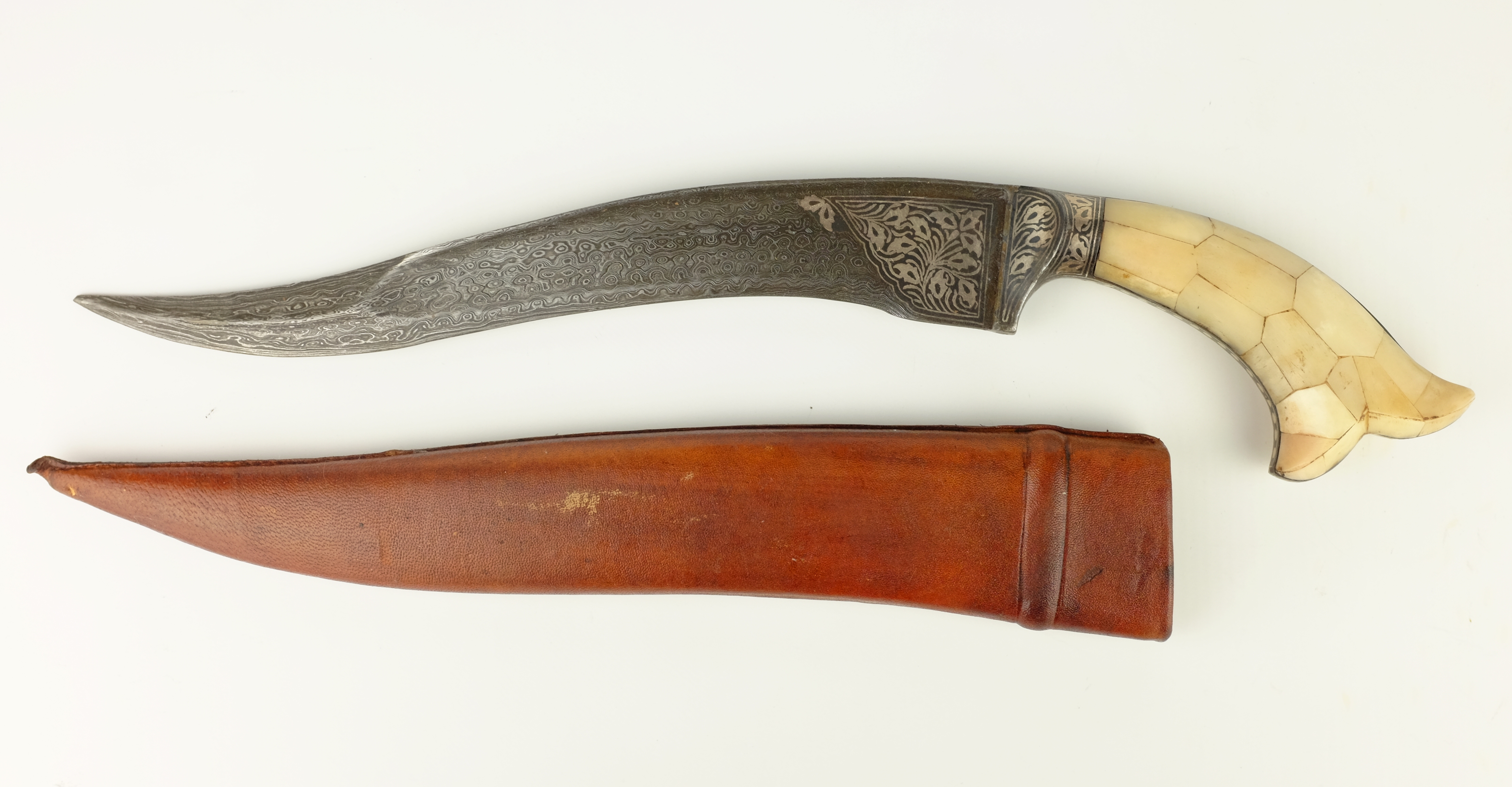 Indo-Persian Knife, curved bone handle, 24.5cm Damascus steel curved ...