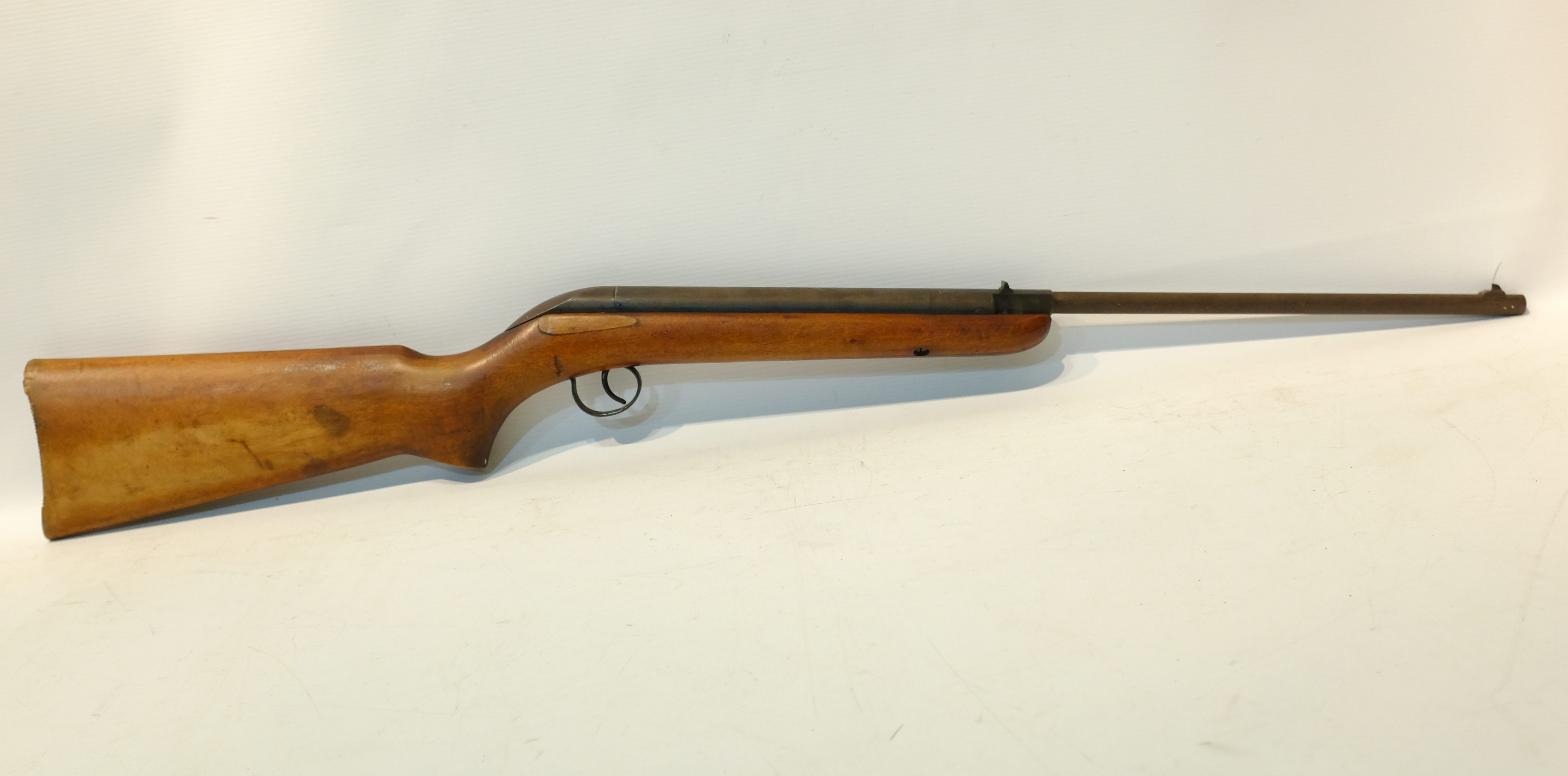 BSA vintage .22 air rifle No.B29062, break barrel action, stock carved ...