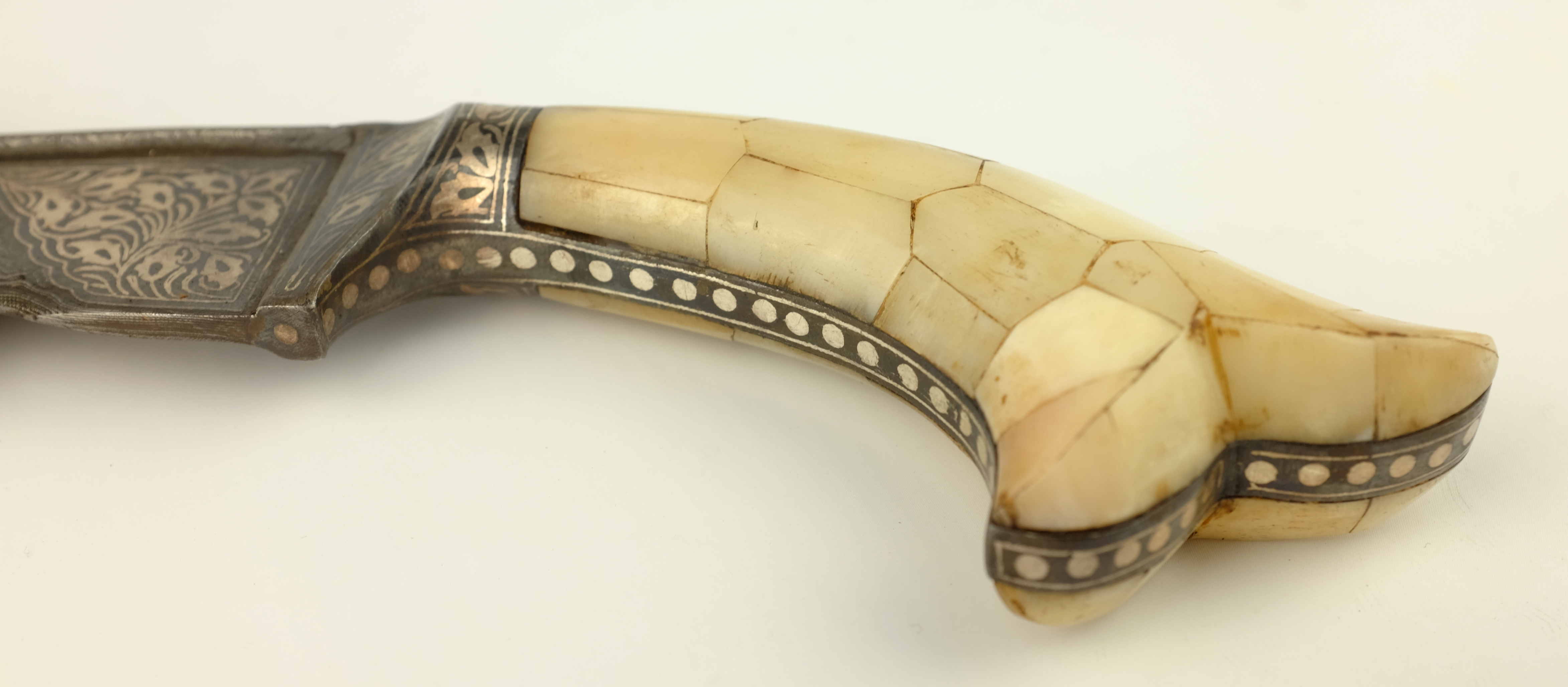 Indo-Persian Knife, curved bone handle, 24.5cm Damascus steel curved ...