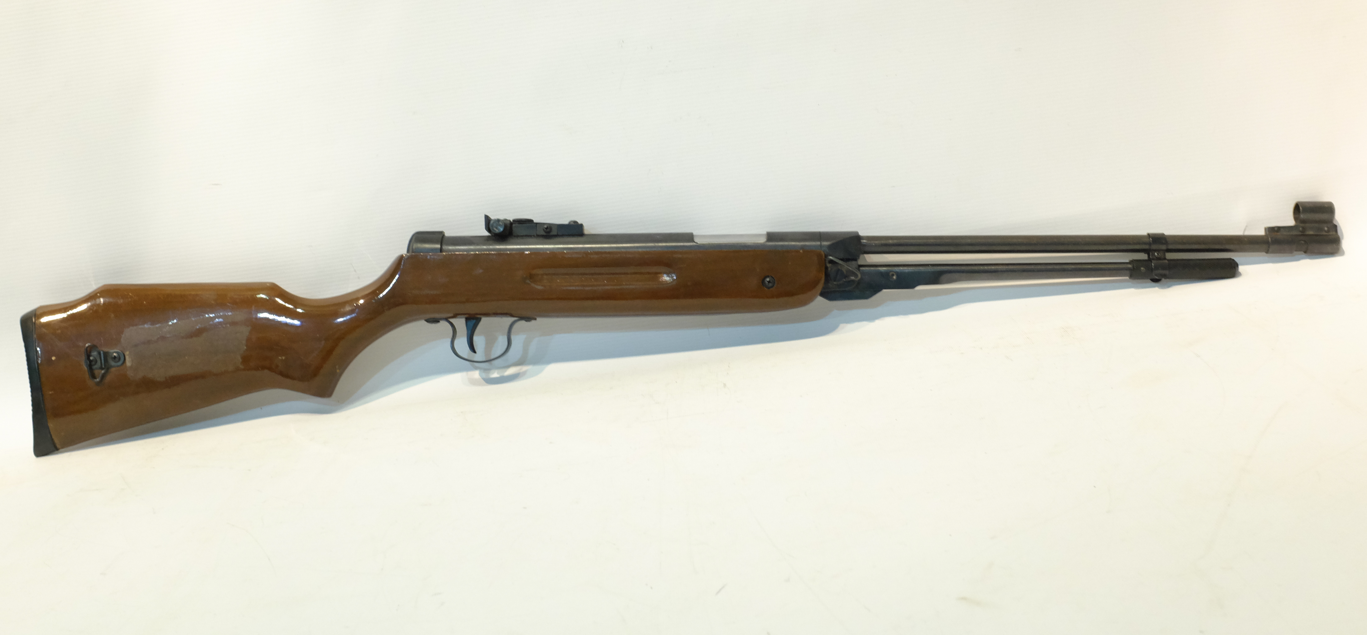Snow Peak .22 air rifle No.U451645, under lever action with adjustable ...