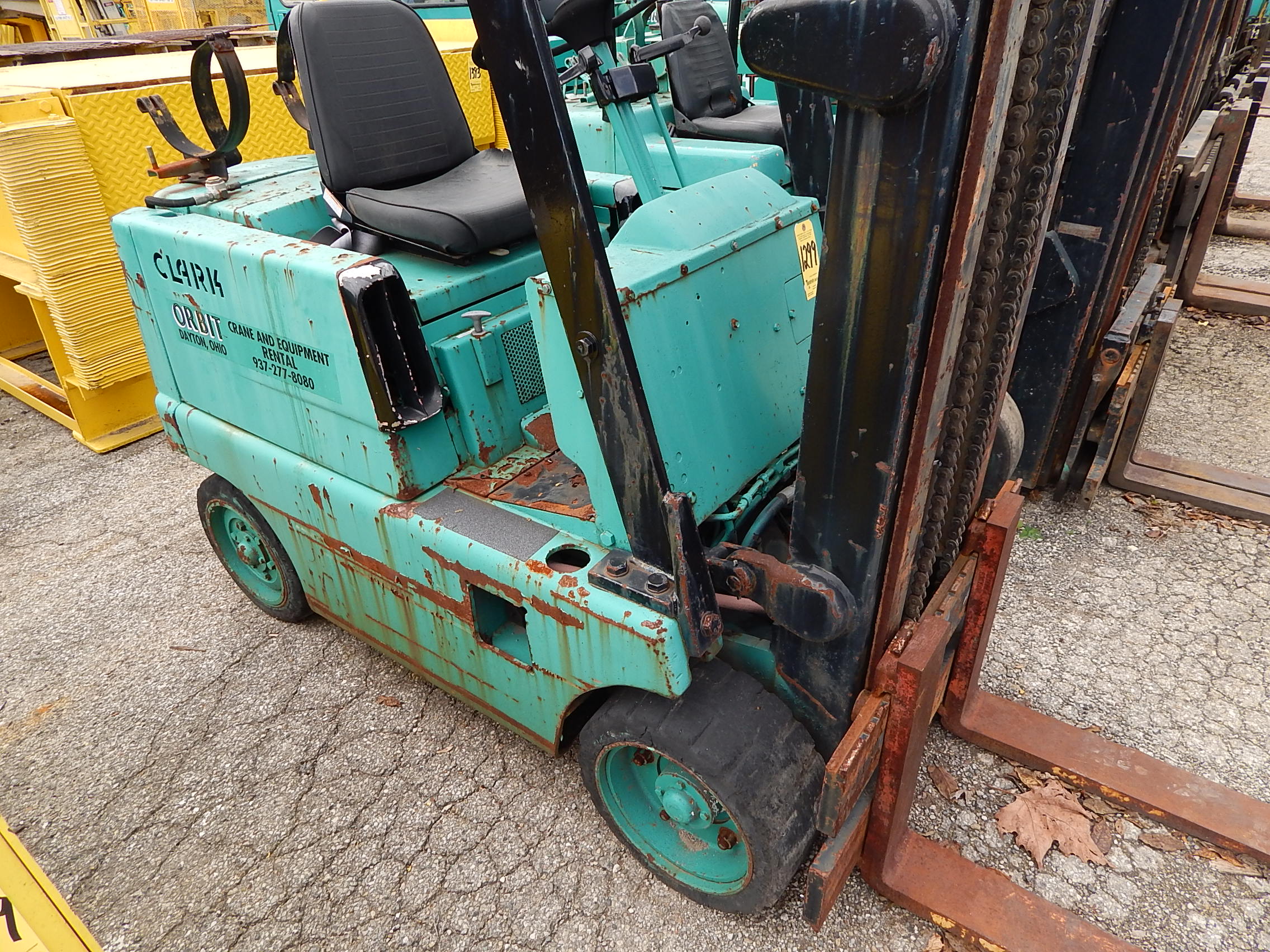 Clark Model C40B Forklift, s/n C40B74739, 4,000lb. Cap., LP, Hard Tire ...