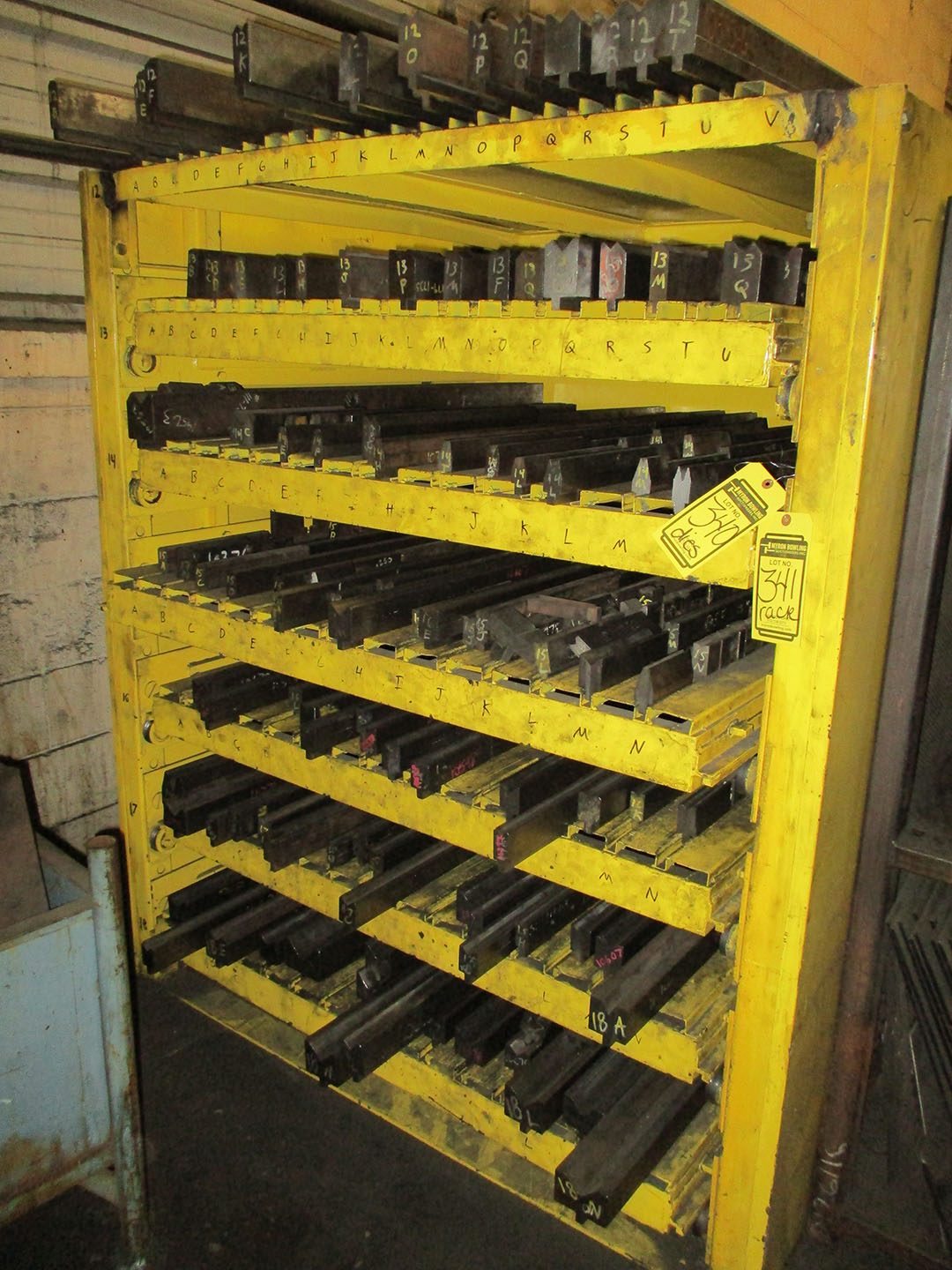 PRESS BRAKE DIES ON DIE RACK