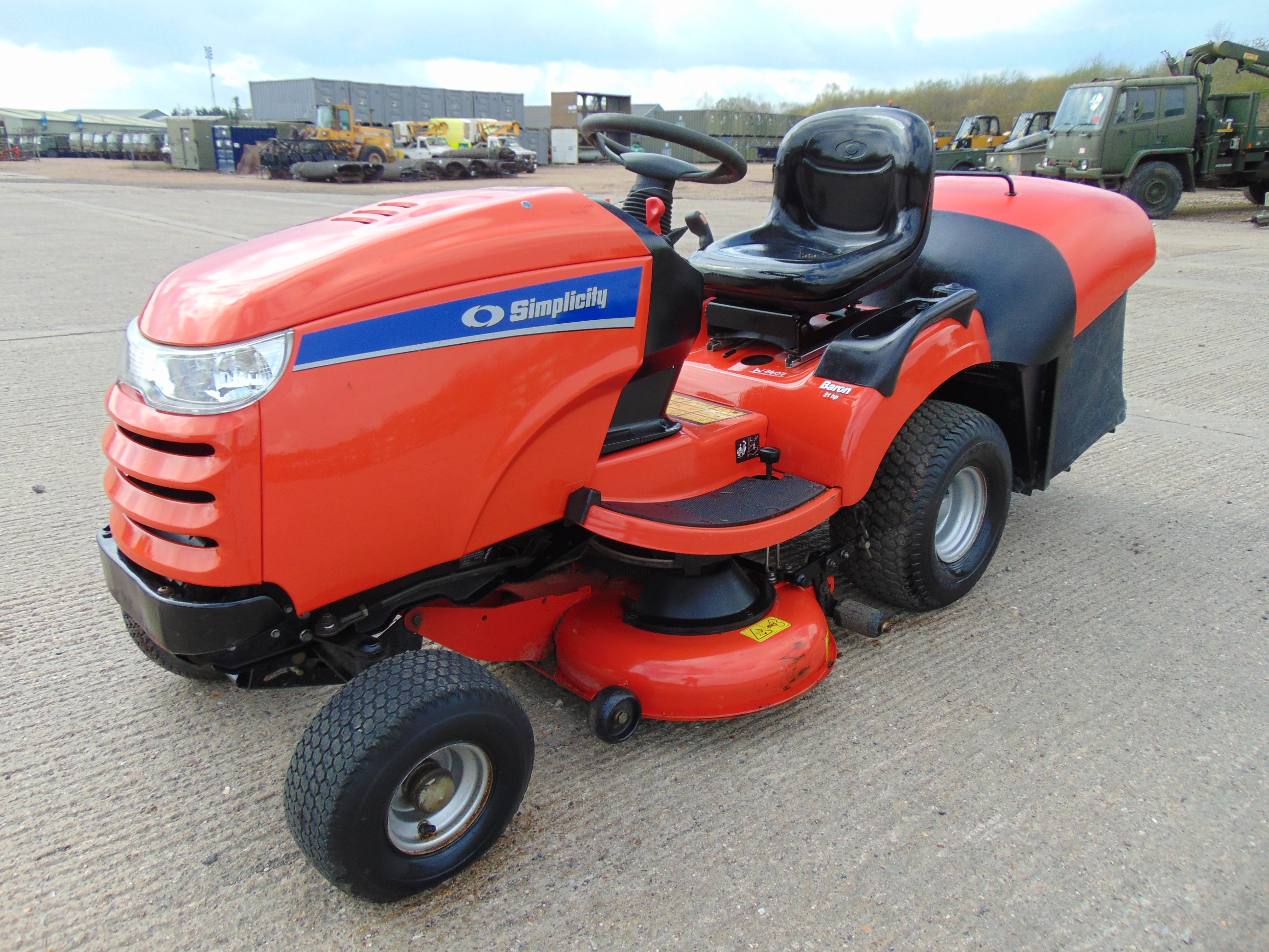 You are bidding on a Simplicity Baron Ride On Mower / Garden Tractor ...