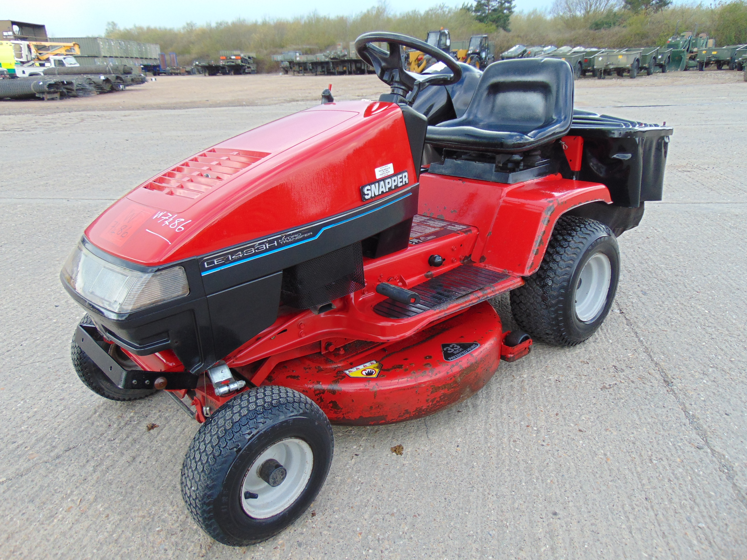 You are bidding on a Snapper LE1433H Ride On Mower. This Snapper ...