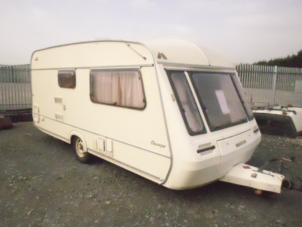 MARDON CLASSIQUE 2 BERTH CARAVAN C/W SHOWER, TOILET, HOT AIR HEATING