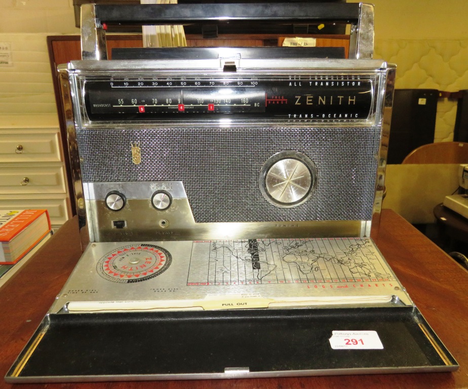 VINTAGE ZENITH TRANS OCEANIC PORTABLE RADIO