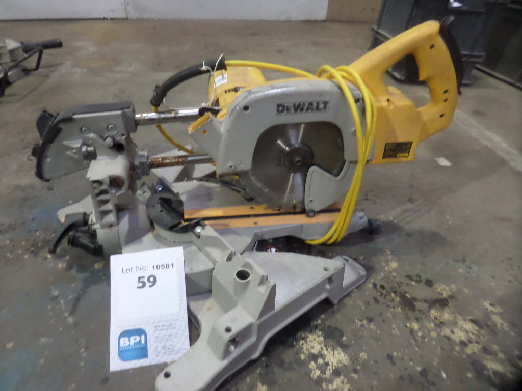 DEWALT DW707-LX {023080} MITRE SAW 110V 110v 16amp connection and comes ...