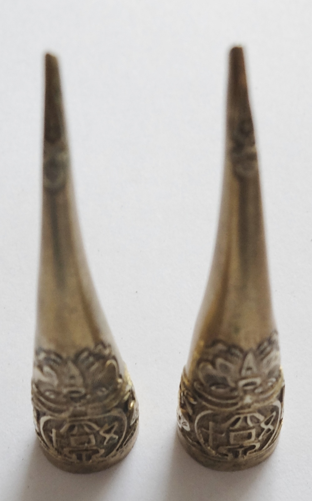Pair of Ornate Antique Chinese Finger Nail Guards - 6cm long.The cost ...