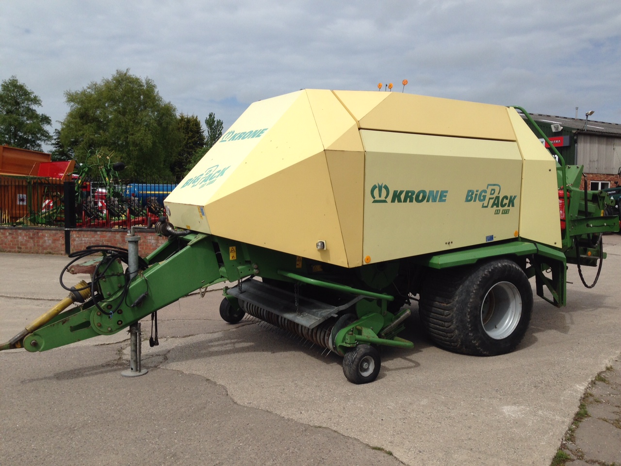 2002 Krone Big Pack 88 VFS Baler with 700/45R22.5 Tyres. Bale count ...