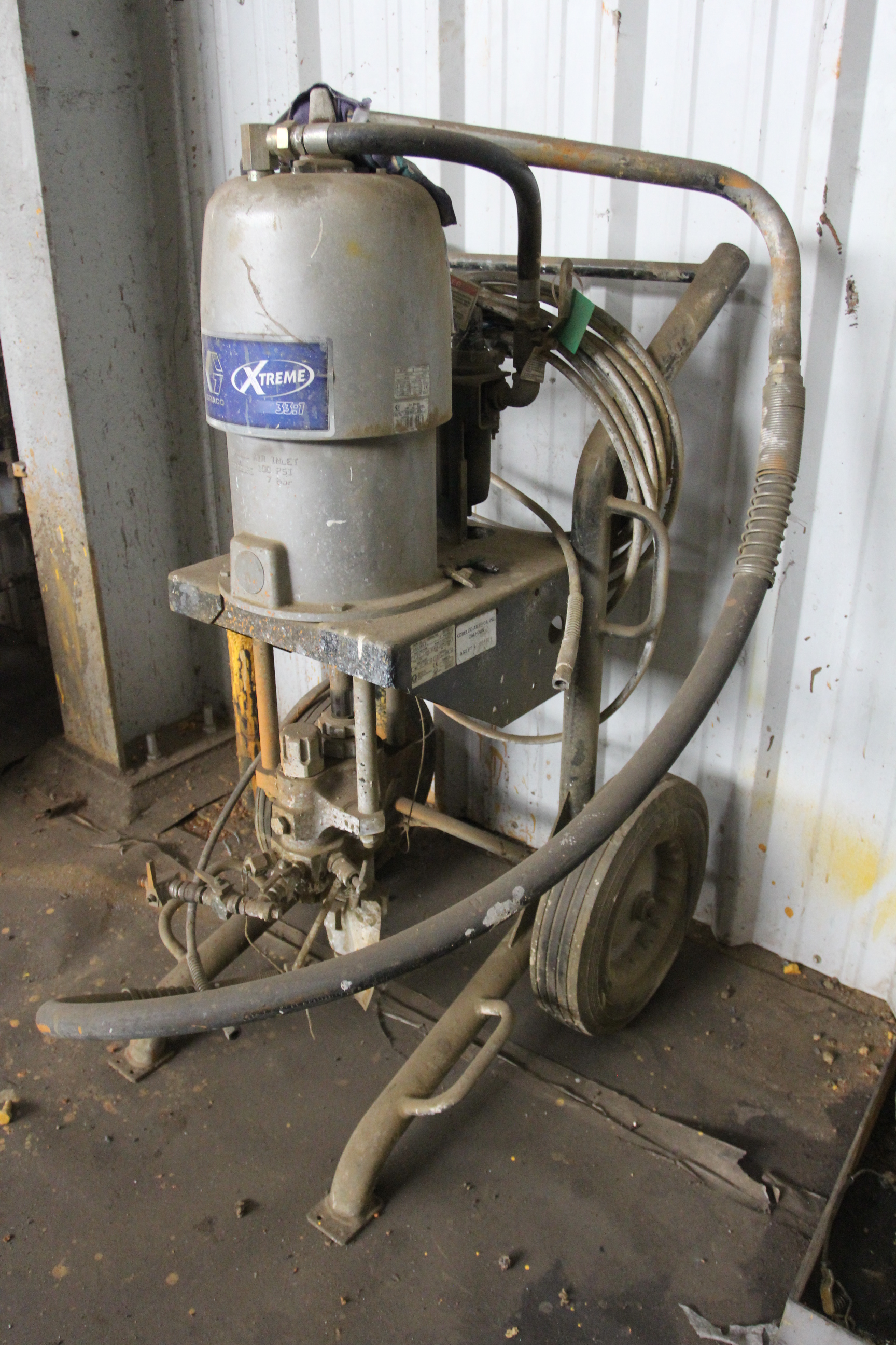 GRACO Extreme Spray System, w/ Precision Mix Proportioning Controller