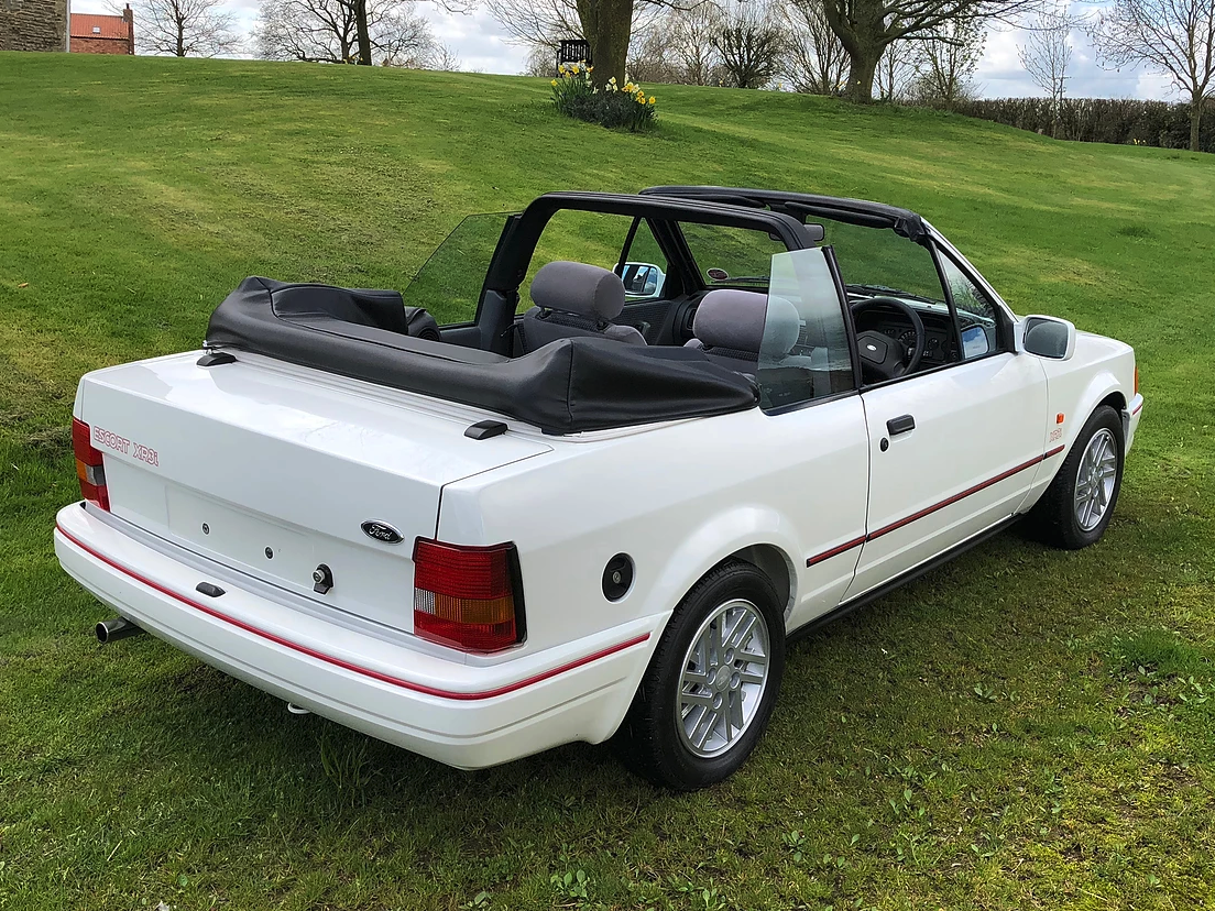 1990 Ford Escort XR3i 1990 White paint exterior Grey interior Manual ...