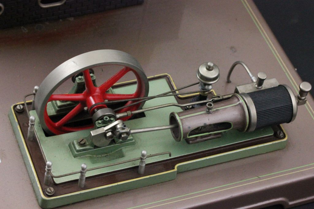 Fleischmann Stationary Steam Engine with single fixed cylinder motor on ...