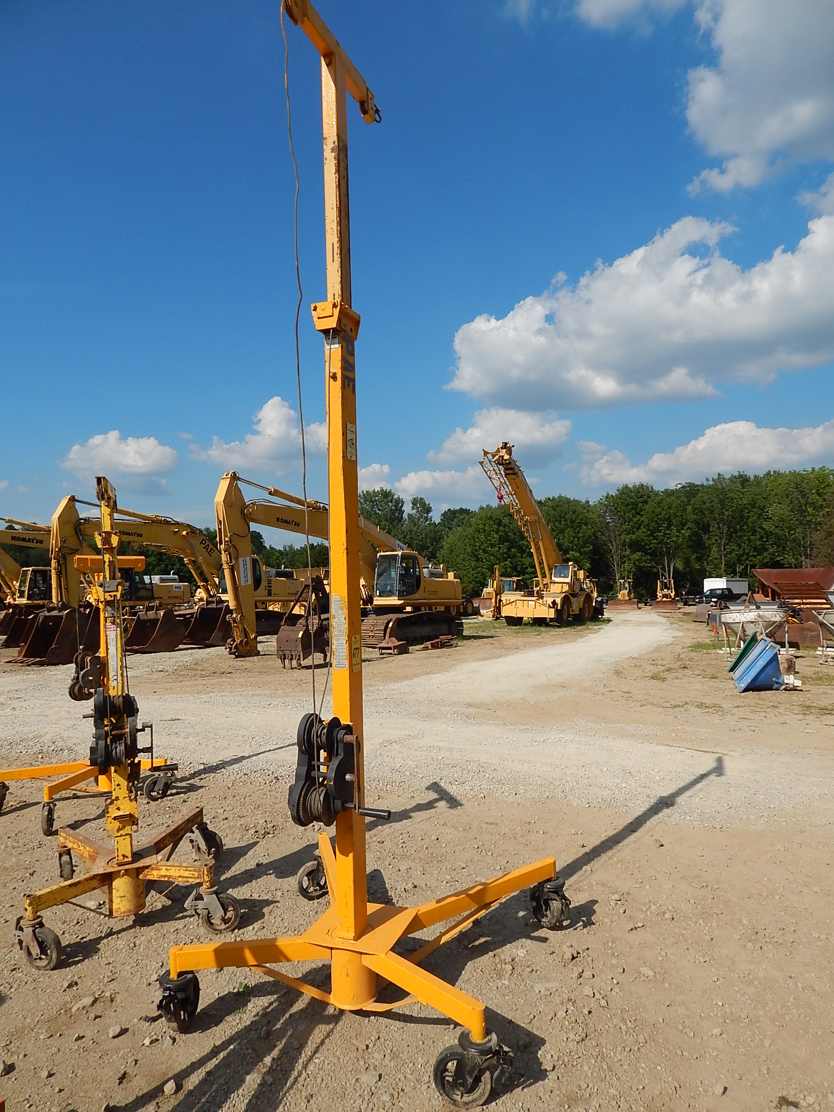 Sumner Roust-A-Bout Portable Lift