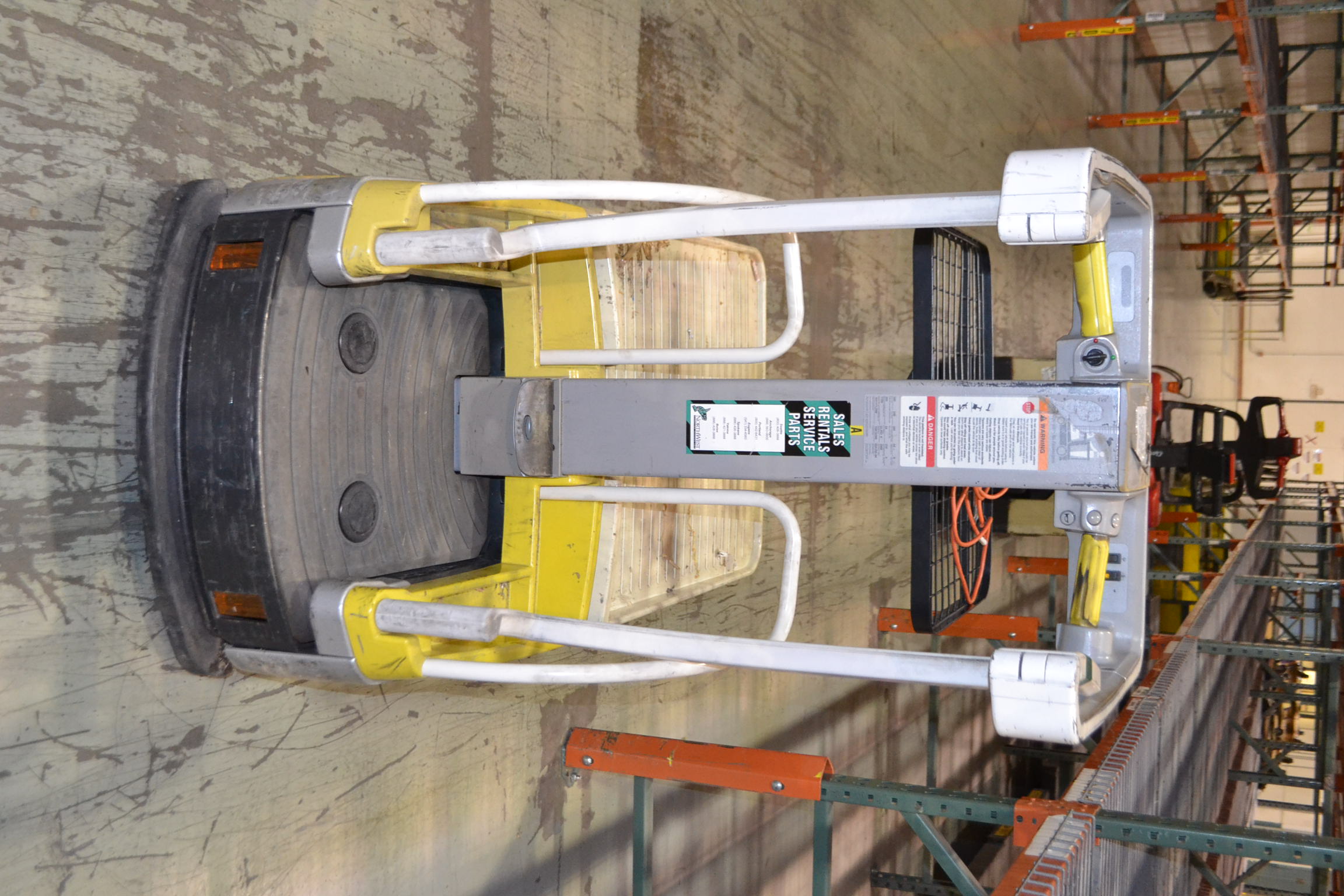 CROWN WAVE WAV50-84 WORK ASSIST VEHICLE 84" LIFT 24V- REMOVAL $25