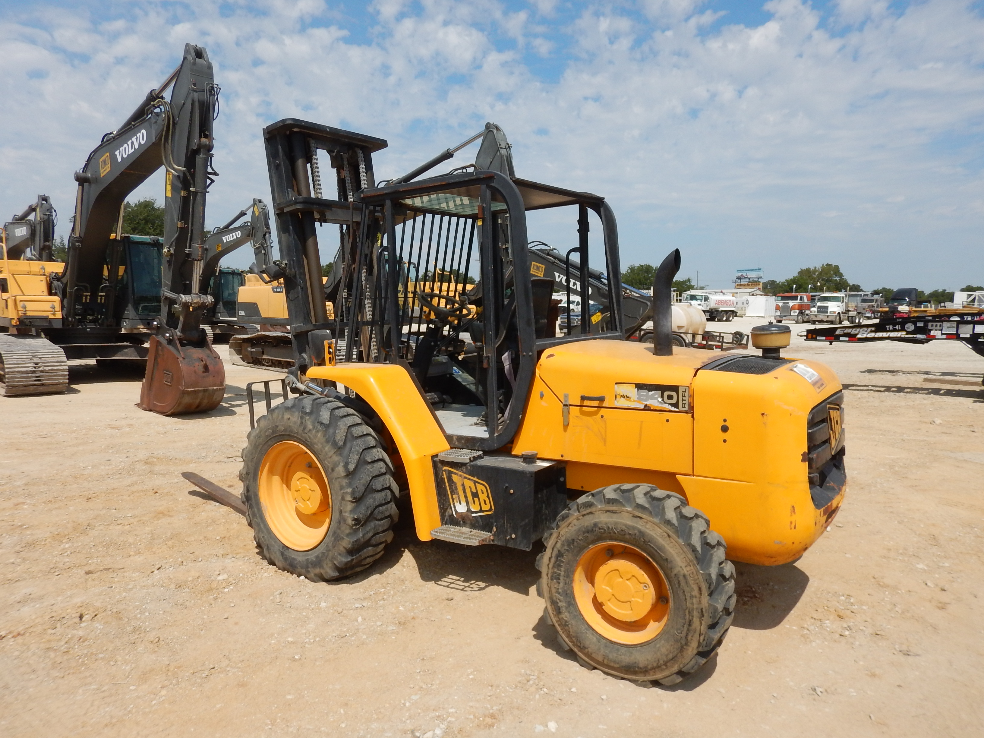2006 JCB 940 ROUGH TERRAIN FORKLIFT- 8,000 LB MAX LIFT CAPCITY, 4WD, 3 ...